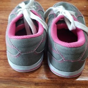 Airwalk | Shoes | Girls Airwalk Tennis Shoes Gray And Pink | Poshmark